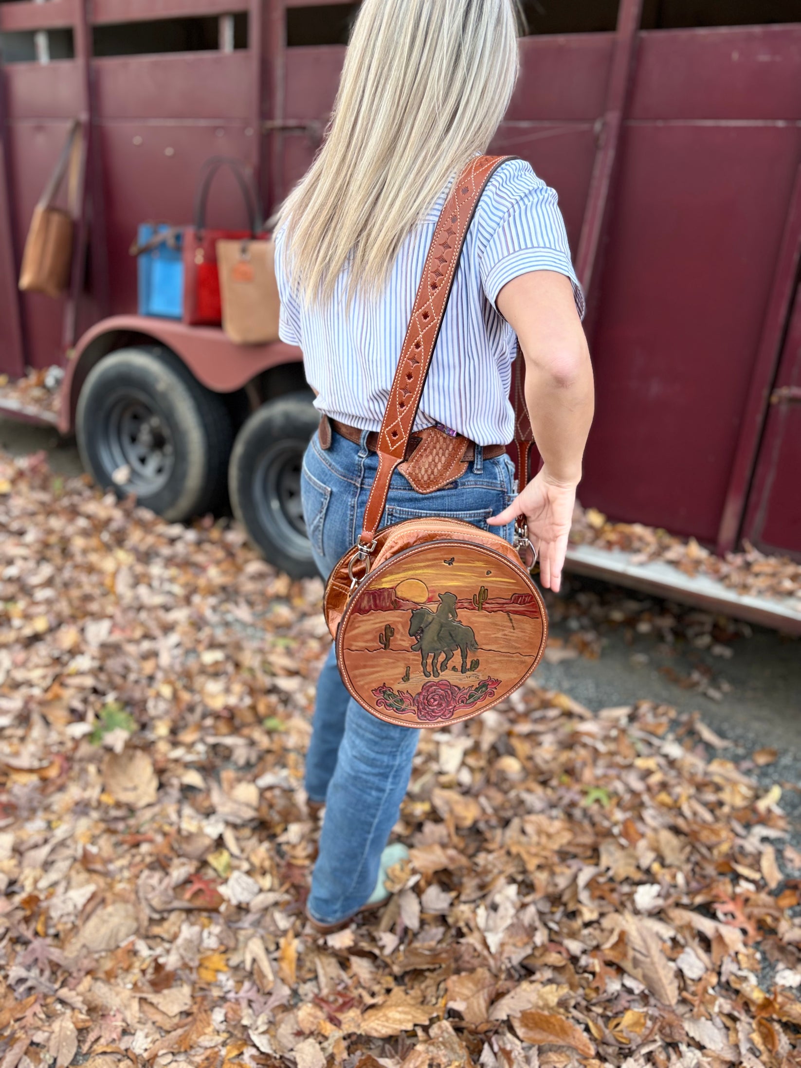 12” Handmade Leather Round Roper Bag – Desert Scene – Rust Ridge Ranch